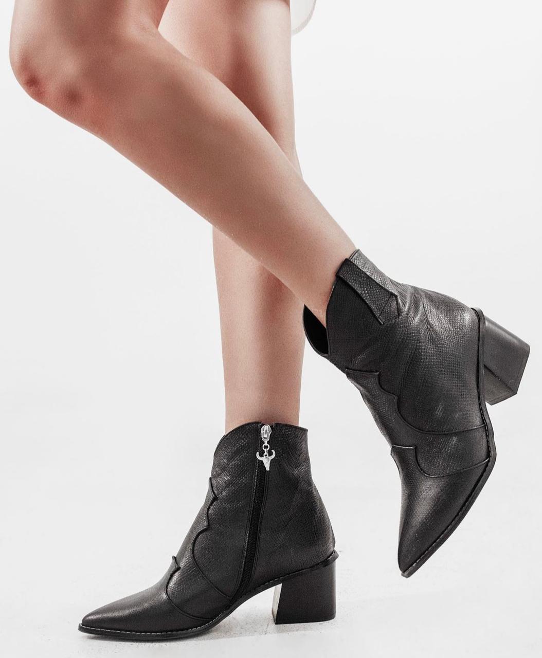 BOTAS SHORTY NEGRAS – DAVIDQUINTEROMX